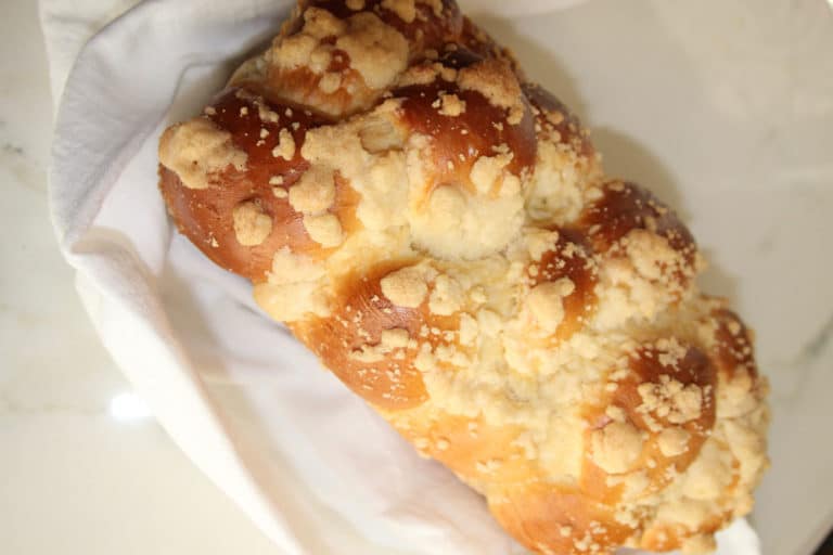 Sweet Challah Topping for Rosh Hashanah - Between Carpools