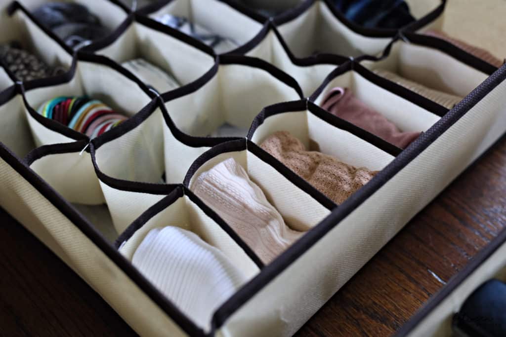 Beanies, Bands and Bandanas: How To Organize Your Hair Accessories ...